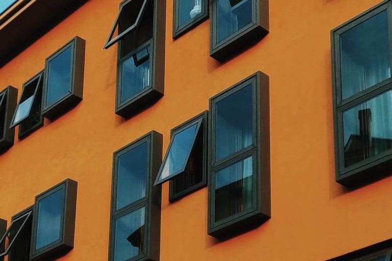 Fixed Windows vs. Operable Windows