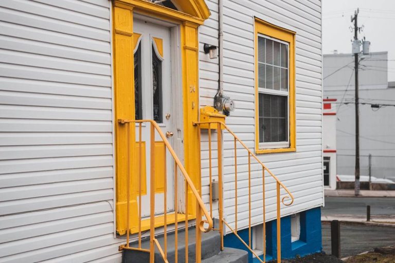 Colourful Frames: How to Use Window Trim Colours to Make a Statement